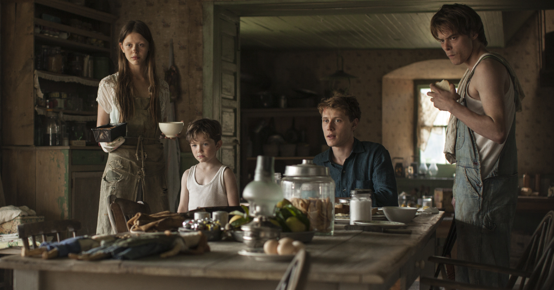 MARROWBONE / DINH THỰ QUỶ ÁM